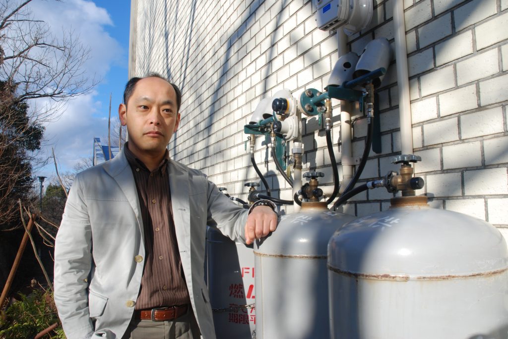 Biography | Hiroyuki Yamamoto